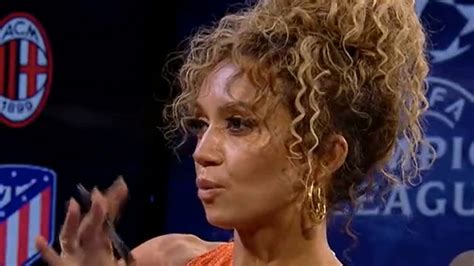 Cbs Sports Presenter Kate Abdo Stuns In Very Bold Outfit Live On Tv As Fans Say She Can Do No