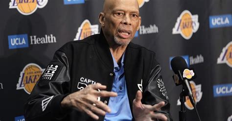Kareem Abdul Jabbar Seeks Bond With Lakers Lebron James Los Angeles