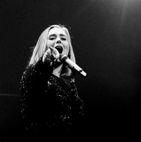 Адел стана отново изпълнител на годината на "Билборд" | Всичко за жената