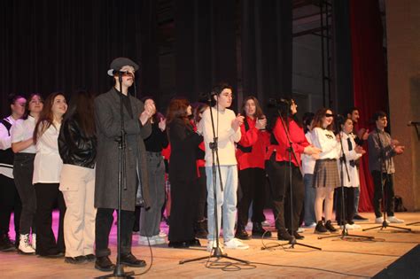 მხიარულთა და საზრიანთა სასკოლო ჩემპიონატის გამარჯვებულები ბაკურციხის და ველისციხის სკოლის