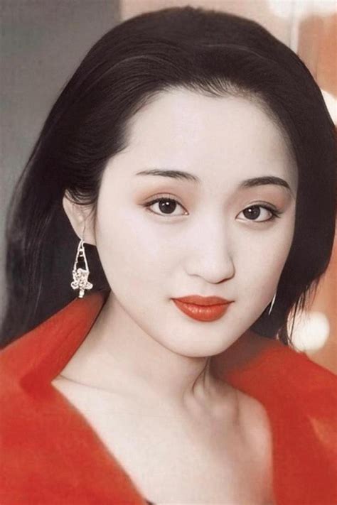 53岁杨钰莹现状：和母亲定居深圳，在豪宅种菜生活惬意，仍未结婚