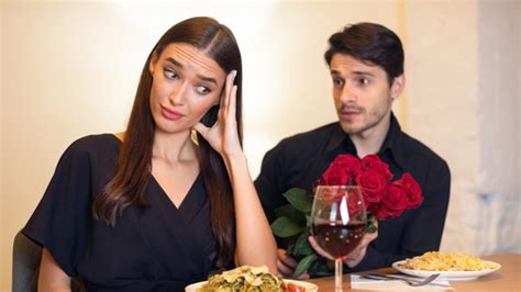 Relationship Icks Are The Irritating Moments Deal Breaker Red Flags Or