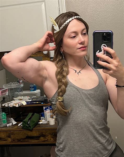 Claire Max Scrolller