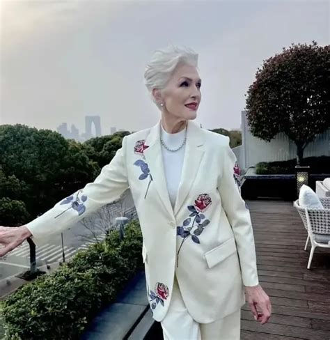 马斯克母亲！真是母凭子贵！老小孩讲述