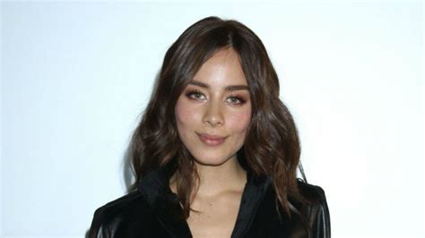 Esmeralda Pimentel Posa Desnuda Y Muestra Con Orgullo Sus Estrías