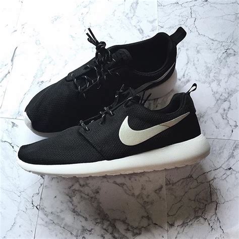 Nike roshe run ราคาในไทยกับฮ่องกงต่างกันมากไหมคะ - Pantip