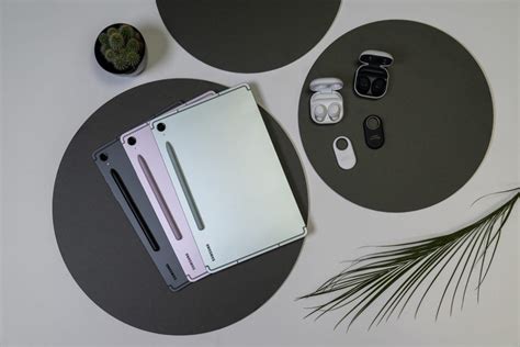 Fotogalerie Samsung Galaxy Tab S Fe A Galaxy Buds Fe A Smarttag Samsung Newsroom Esk