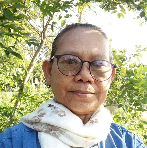 Naewnanews ในหลวง ร 10 โปรดเกล้าฯ พระราชทานผ้าไตรและภัตตาหารสามหาบ ในการเก็บอัฐิจ่าสิบเอก