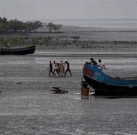 မြန်မာဘက်မှပစ်ခတ်တဲ့ လက်နက်ကြီးကျည်ကြောင့် ဘင်္ဂလားဒေ့ရှ်ဘက်ခြမ်းရှိ ရိုဟင်ဂျာတစ်ဦး သေဆုံးပြီး န