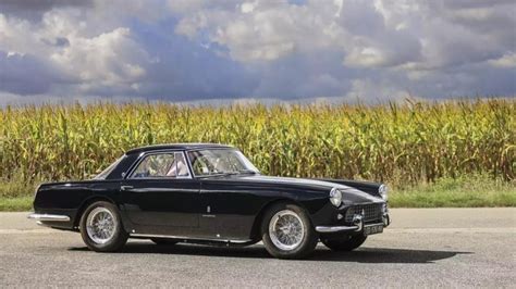 ფოტო ანჯელინა ჯოლი აუქციონზე უნიკალურ Ferrari ს გაყიდის რადიო