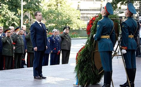 Возложение венка к Могиле Неизвестного Солдата • Президент России