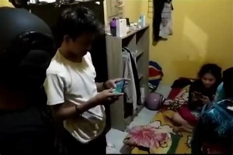 Asyik Berhubungan Seks Di Dalam Kamar Kos Pasangan Muda Mudi Digerebek Tim Prc
