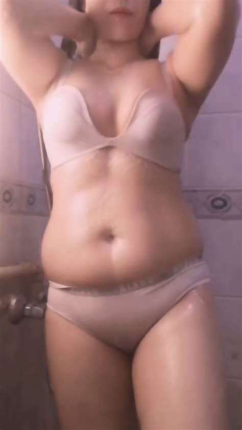 Marlboroqueensex Mandi Pakai Bikini