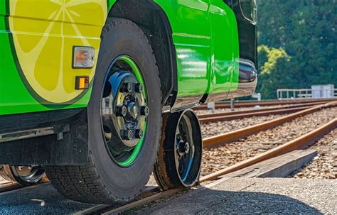 ឡានក្រុងជប៉ុន ប្រែទៅជារថភ្លើង ក្នុងរយៈពេល១៥វិនាទីប៉ុណ្ណោះ មានវីដេអូ Khmerload