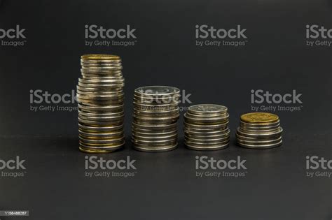 금과 은 동전의 증가 열 비즈니스 금융 개념 검은 배경에 고립 개념에 대한 스톡 사진 및 기타 이미지 개념 검증 경제 Istock