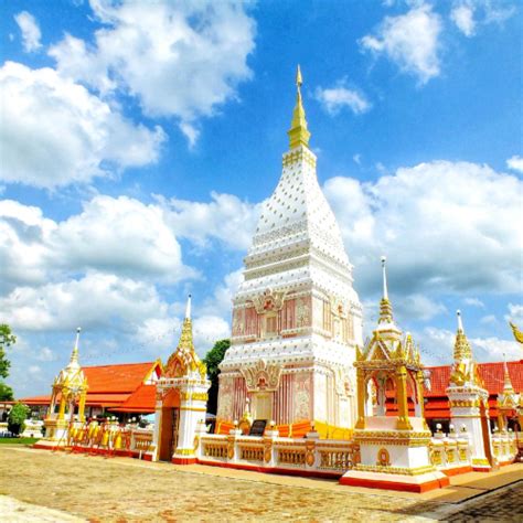 บ้านเรณู