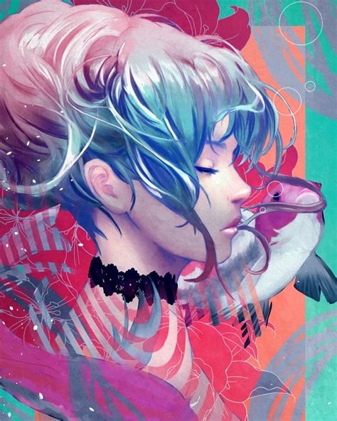 Фото Девушка с цветными волосами и рядом с ней рыбка