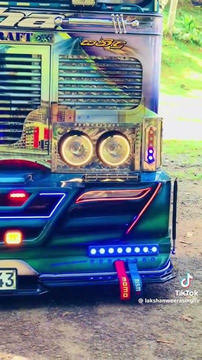 කණ විඳලා කොන්ඩෙ පාට කරපු 😏💙 Youtube