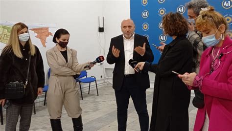 რას ითხოვენ საკრებულოს წევრები „ოცნებიდან“ როცა ბათუმის მერი ენმ ის წევრებს არ ხვდება