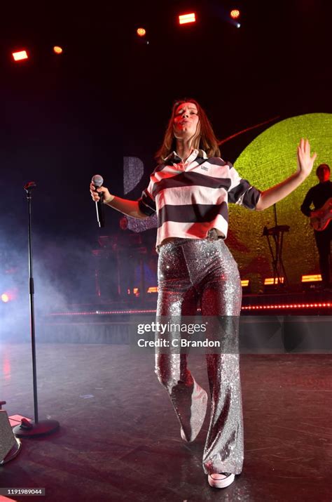 Sigrid Performs On Stage At The Eventim Apollo On December 04 2019 News Photo Getty Images