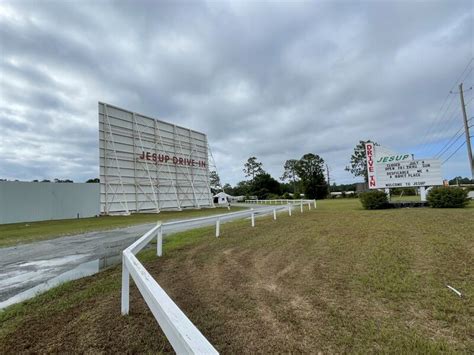 Here Is Another Vintage Drive In Movie Which I Passed This Morning Jessup Ga On Us 301 So Far