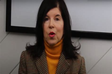 Two Pronoun Agreement Errors That You Need To Avoid