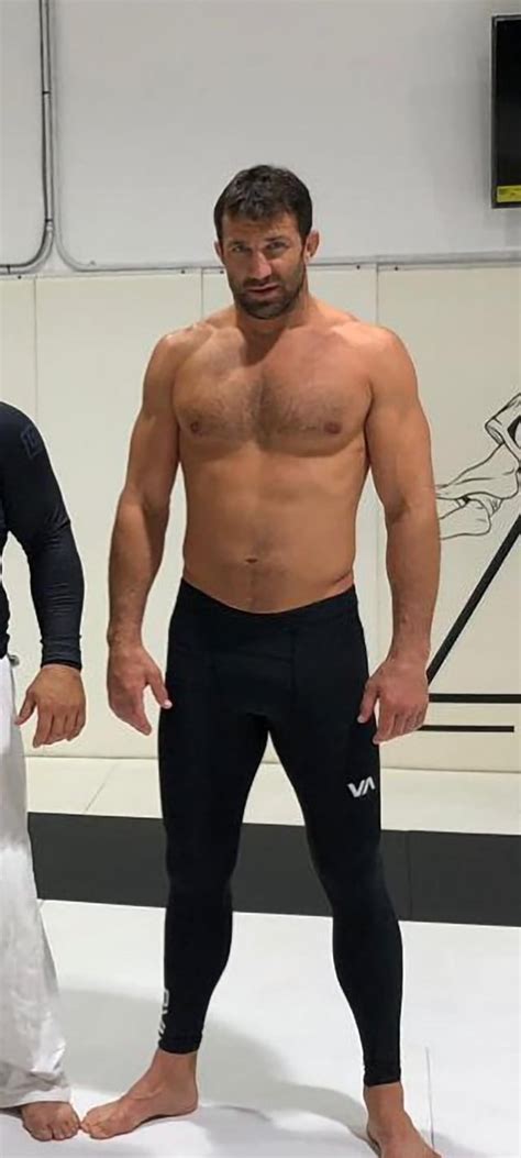 205 Lbs 63 Ufc Fighter Luke Rockhold How Can This Guy Be So Big And Stay Shredded R