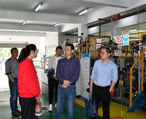 和县经开区管委会来我校交流调研化工实训基地建设李翔座谈合作意向