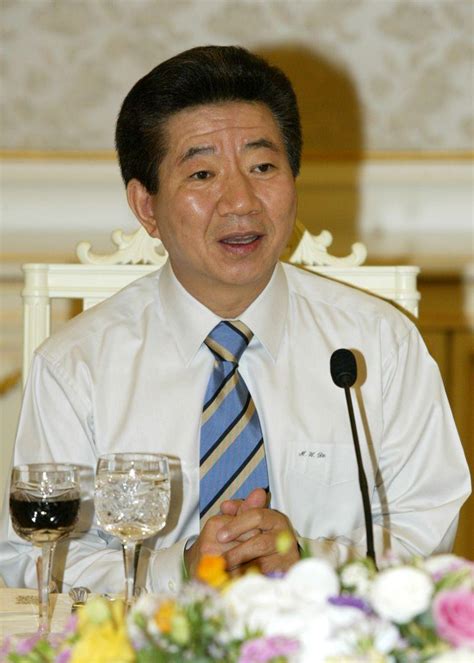 [노무현사료관] [열린우리당 지도부와의 만찬에서 총선때의 노고를 격려하는 노무현 대통령]