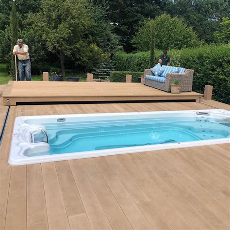 Walk On Retractable Hot Tub Covers Hot Tub Covers The Hot Tub