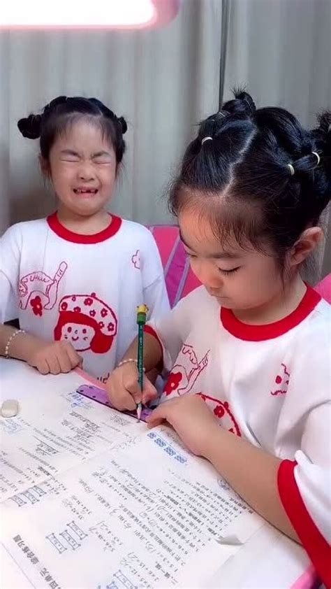 姐姐放屁太臭，惹妹妹哭了！腾讯视频