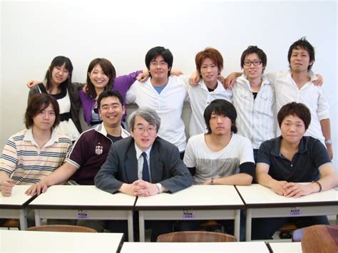 学生の手による“誰にでも読める「中小企業白書」”登場！ 東洋大学経済学部のゼミが『図解要説「中小企業白書を読む」』を出版 大学プレスセンター