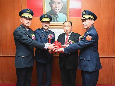 警察局長交接典禮 新任局長李名昌宣誓就職 澎湖時報 Line Today