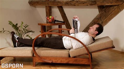 优雅的红发熟女喜欢与坚硬的鸡巴和脸穿戴式假的性爱 Xhamster