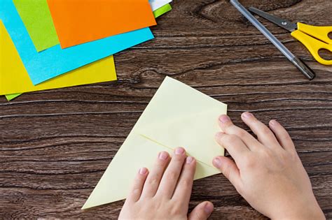 아이 주름 종이 인형 고양이에서 만든 부품 종이 접기 장난감 수 제 어린이 창의력 수공예품 아이 들을 위한 공예의 프로젝트 개념에 대한 스톡 사진 및 기타 이미지 Istock