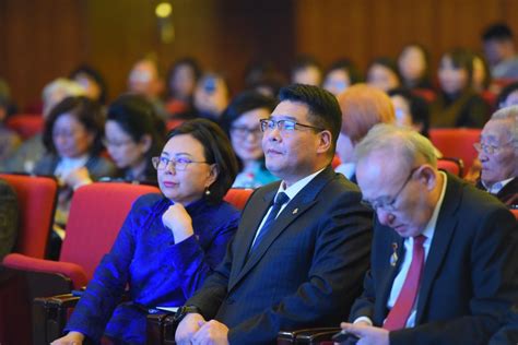 Эм зүйн салбарын хөгжил чиг хандлага сэдэвт Монголын эм зүйн ажилтны Ii их хурал болж байна