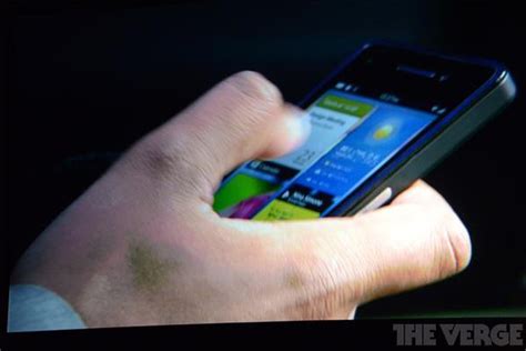 Blackberry 10 New User Interface Apps And Developer Tools The Verge