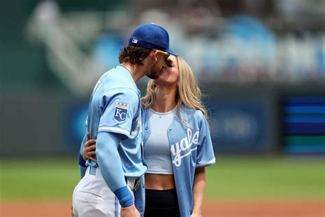 Bobby Witt Jrs Wife Maggie Shows Off Fit Physique In Black Workout