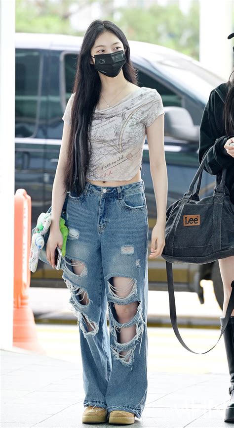 포토 하츠투하츠 이안 화려하게 찢어진 청바지