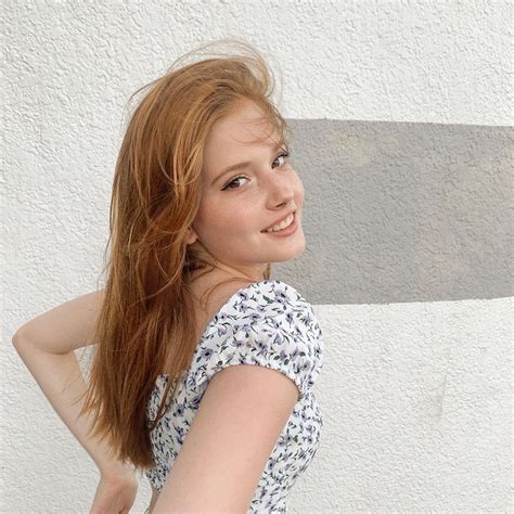 Katya Sitak Scrolller