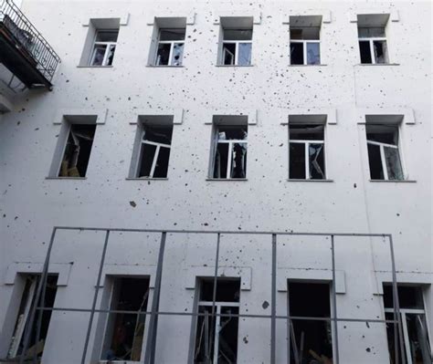 Вночі росіяни обстріляли Миколаїв 9 ракетами влучили у порт та пошкодили театр і будинки Zmina