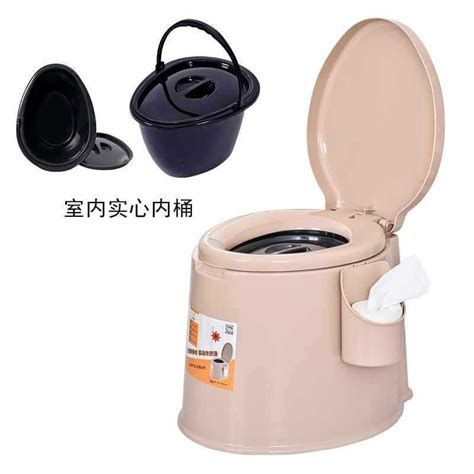 Tandas Bergerak Orang Tua Berjongkok Duduk Di Dalam Rumah Orang Tua