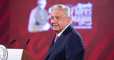 Morena Celebró El Día Del Padre Con Foto De Amlo Proclamándolo Como El Padre De La Oposición