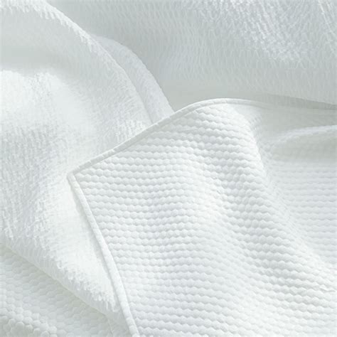 플리즈슬립 상상해보아요💭 커튼을 비집고 새어 들어오는 은은한 아침햇살 살짝 열어둔 창문으로 살랑살랑 Facebook