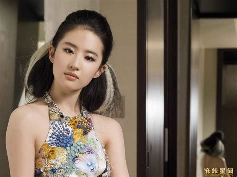 刘亦菲新剧梦华录 星女郎为神仙姐姐当配角 尔一基搜