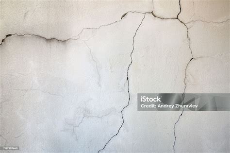 균열오래된 콘크리트 벽의 배경 금이 시멘트 표면의 질감 복사 공간 0명에 대한 스톡 사진 및 기타 이미지 0명 거친 건설 산업 Istock
