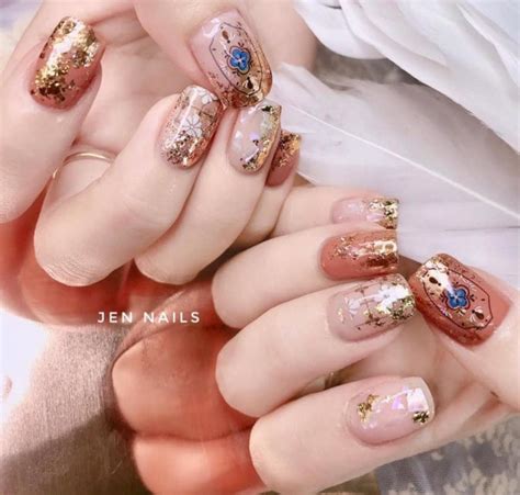 50 ลายเพ้นท์เล็บสีทอง หรูหรา ร่ำร่วย Thainarak Net