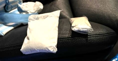 駕駛邊用手機「車速忽快忽慢」 警盤查逮行動毒車｜東森新聞