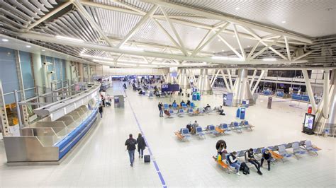 Роботизираният асистент започна работа на Летище София Новини бг