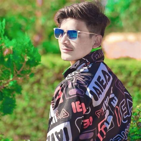 Sachin Sachin Kumar 3223sachinkumar • Threads Say More